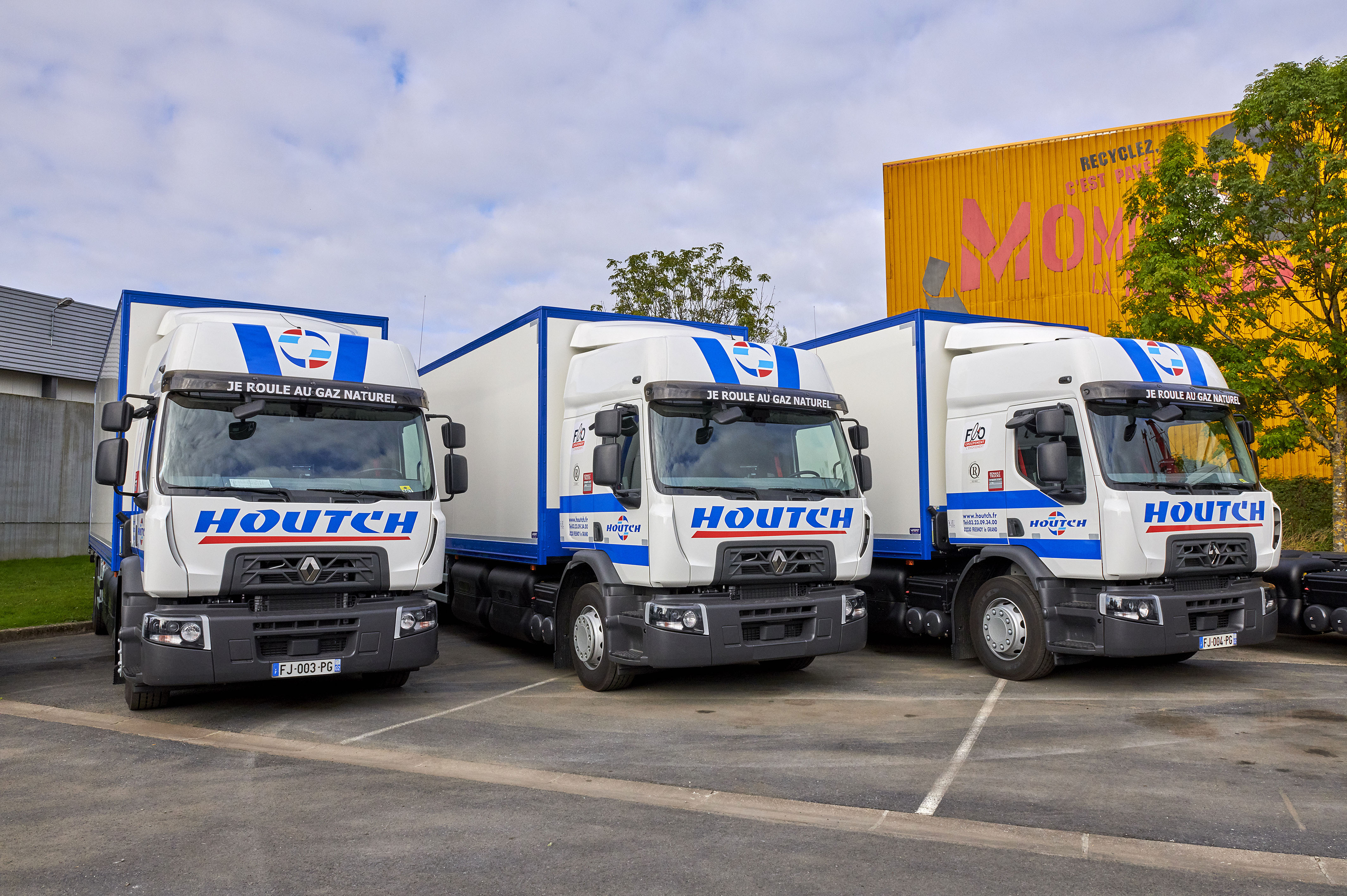Transports Houtch: green trucks thanks to natural gas| Renault Trucks ...